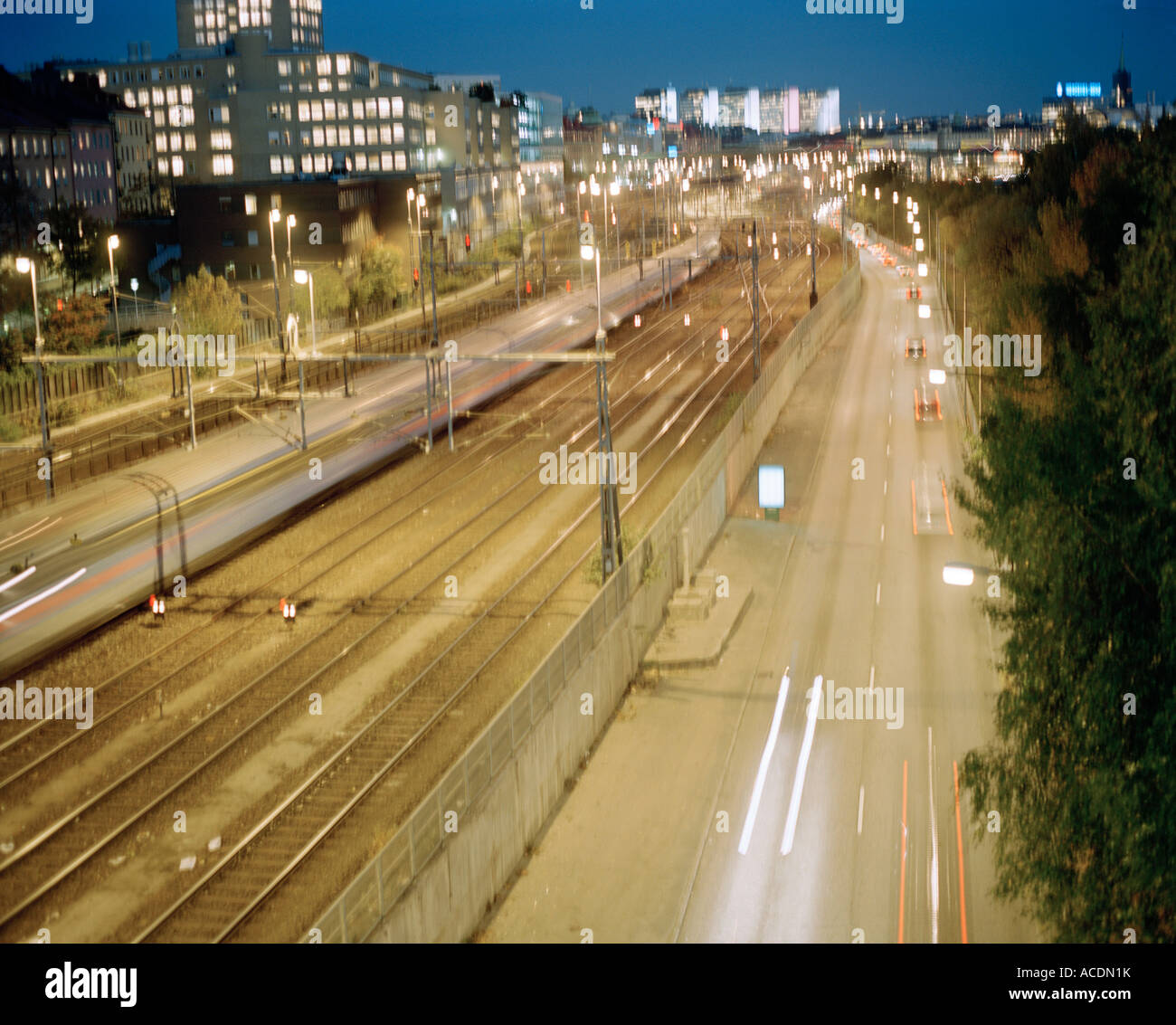 Night railroad tracks hi-res stock photography and images - Alamy