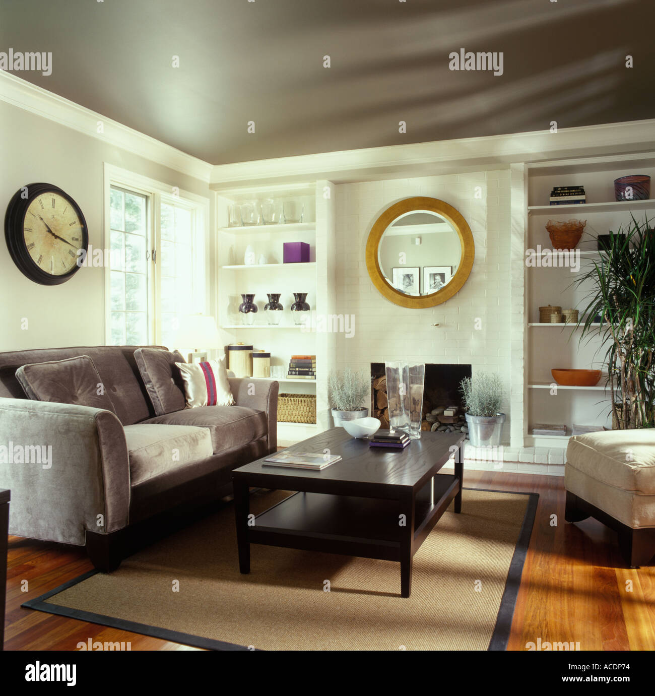 Hip interior design hi-res stock photography and images - Alamy