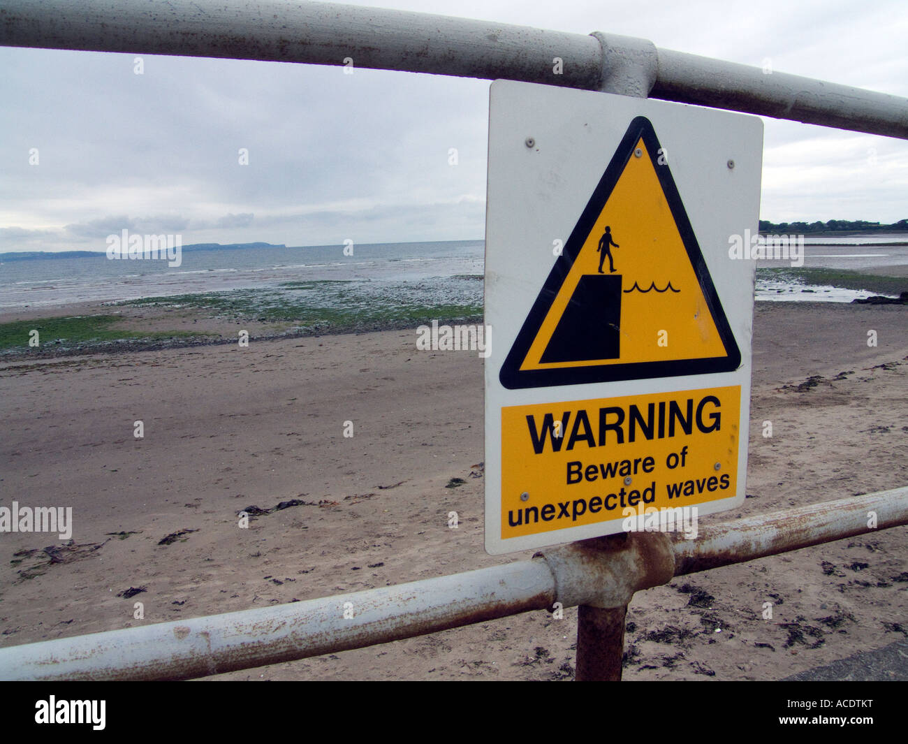 Unexpected waves hi-res stock photography and images - Alamy