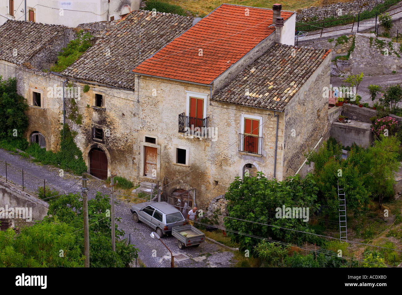 Capestrano abruzzo hi-res stock photography and images - Alamy