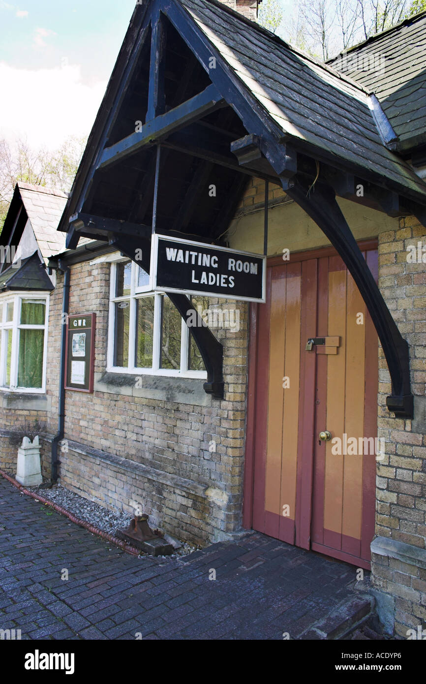 Sign ladies waiting room sign hi-res stock photography and images - Alamy