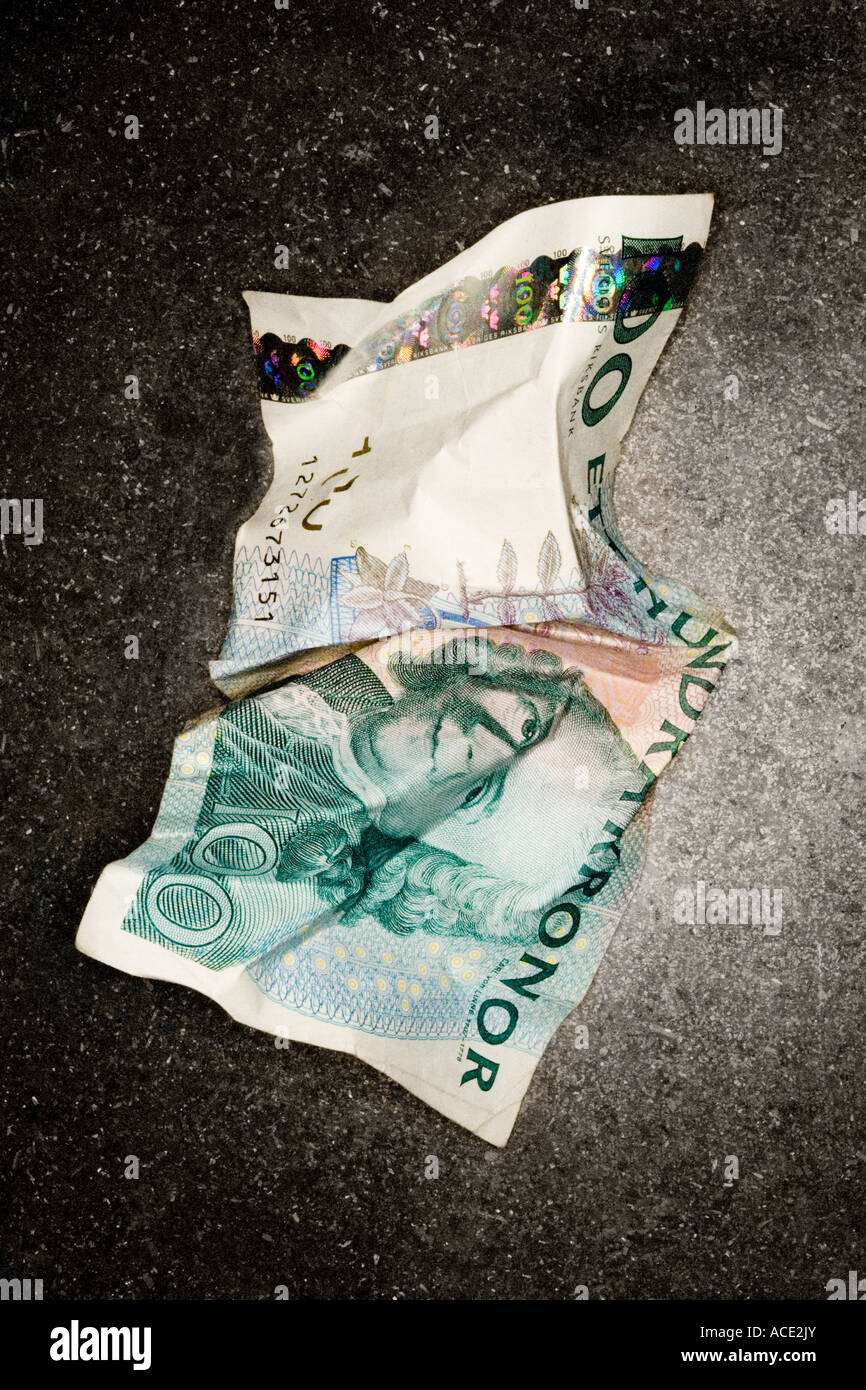 Crumpled money note hi-res stock photography and images - Alamy