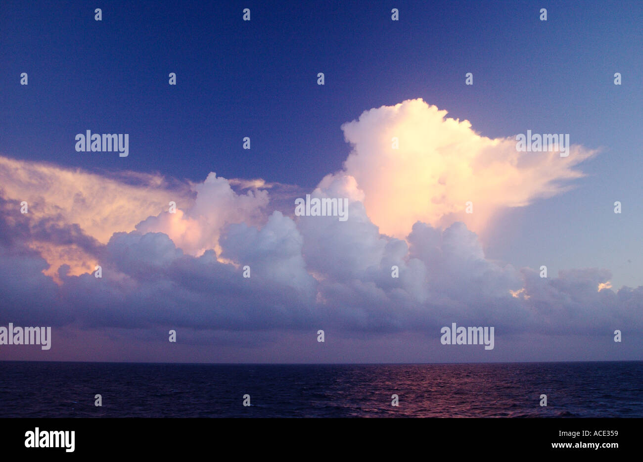 Thunder clouds and sunset hi-res stock photography and images - Alamy