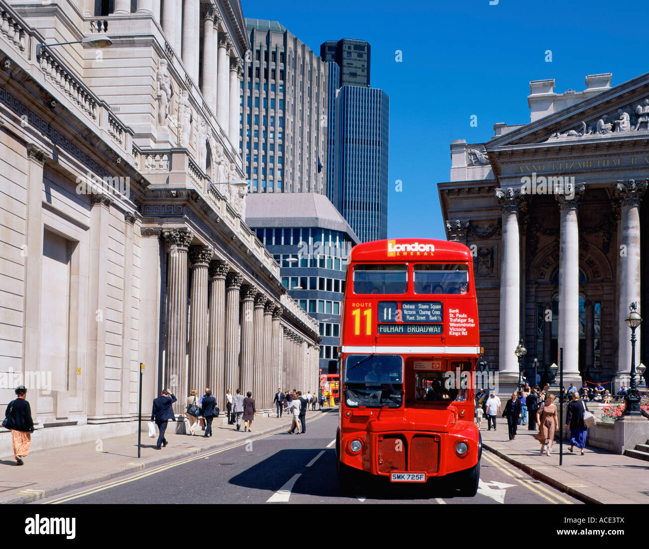 Threadneedle street hi-res stock photography and images - Alamy