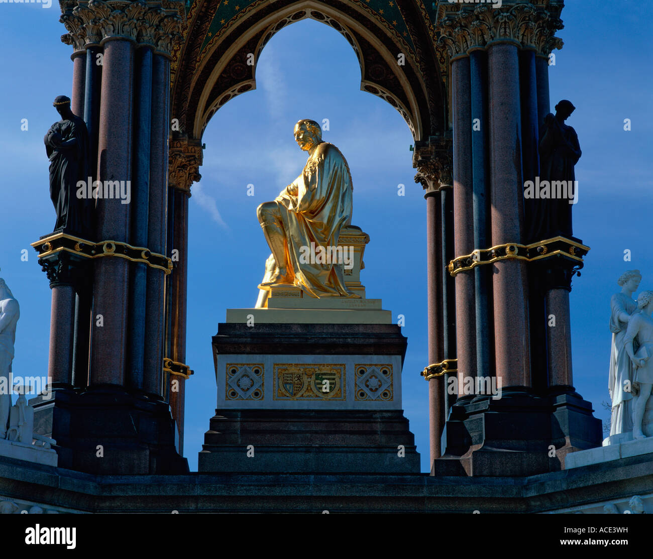 GB LONDON THE ALBERT MEMORIAL KENSINGTON GARDENS Stock Photo - Alamy