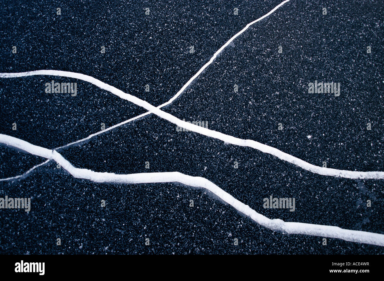 Crack in an hi-res stock photography and images - Alamy