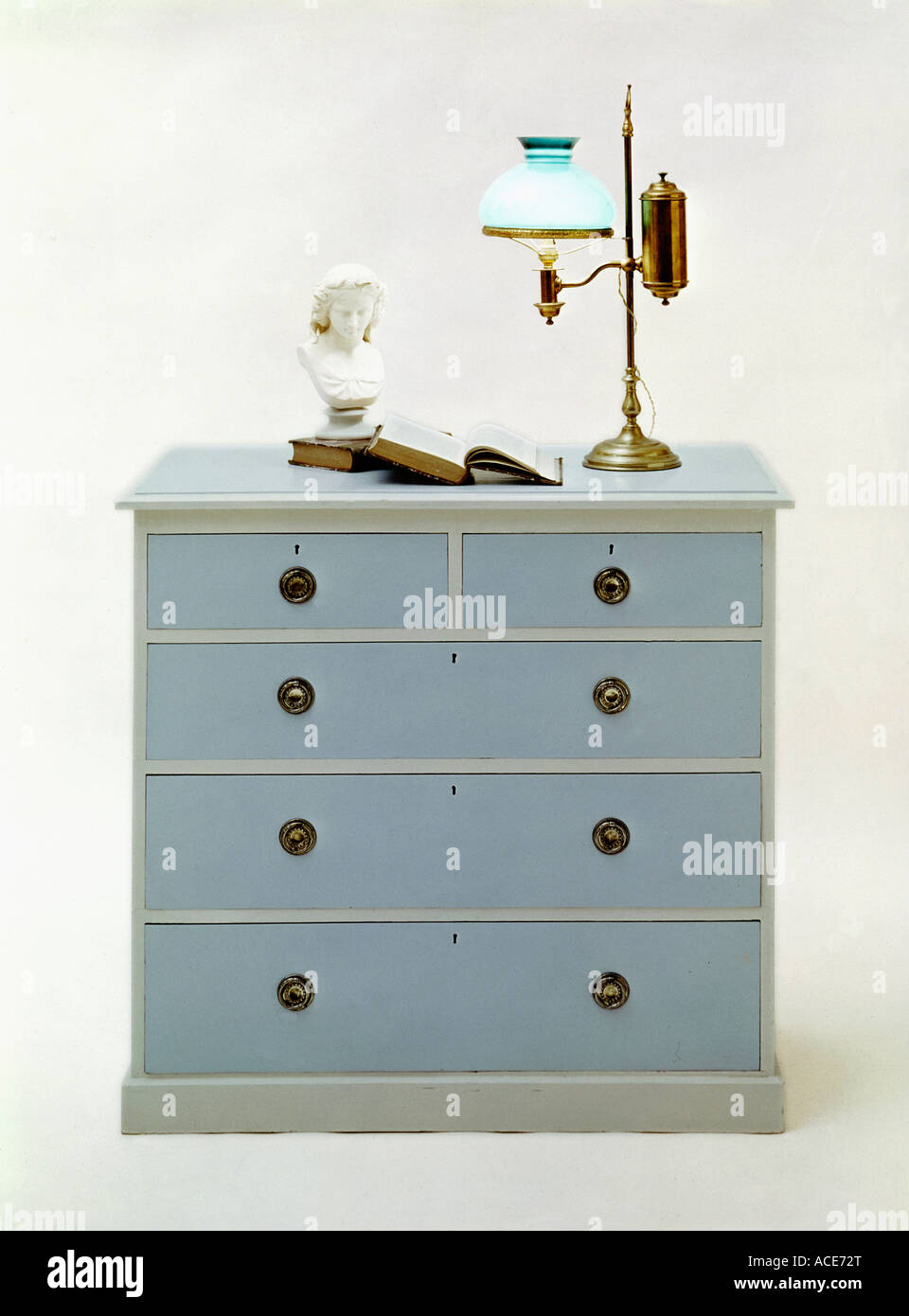 Chest drawers hi-res stock photography and images - Alamy