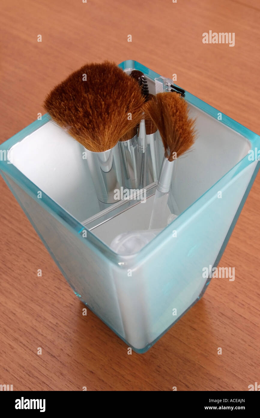 Make up brushes pot hi-res stock photography and images - Alamy