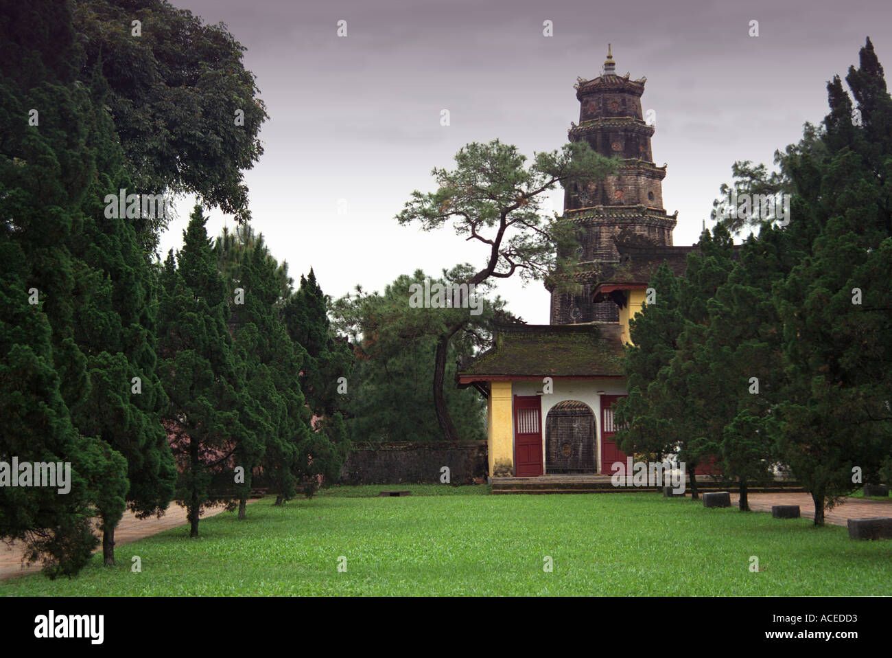 Vietnam Hue Tien Mu Pagoda Stock Photo - Alamy