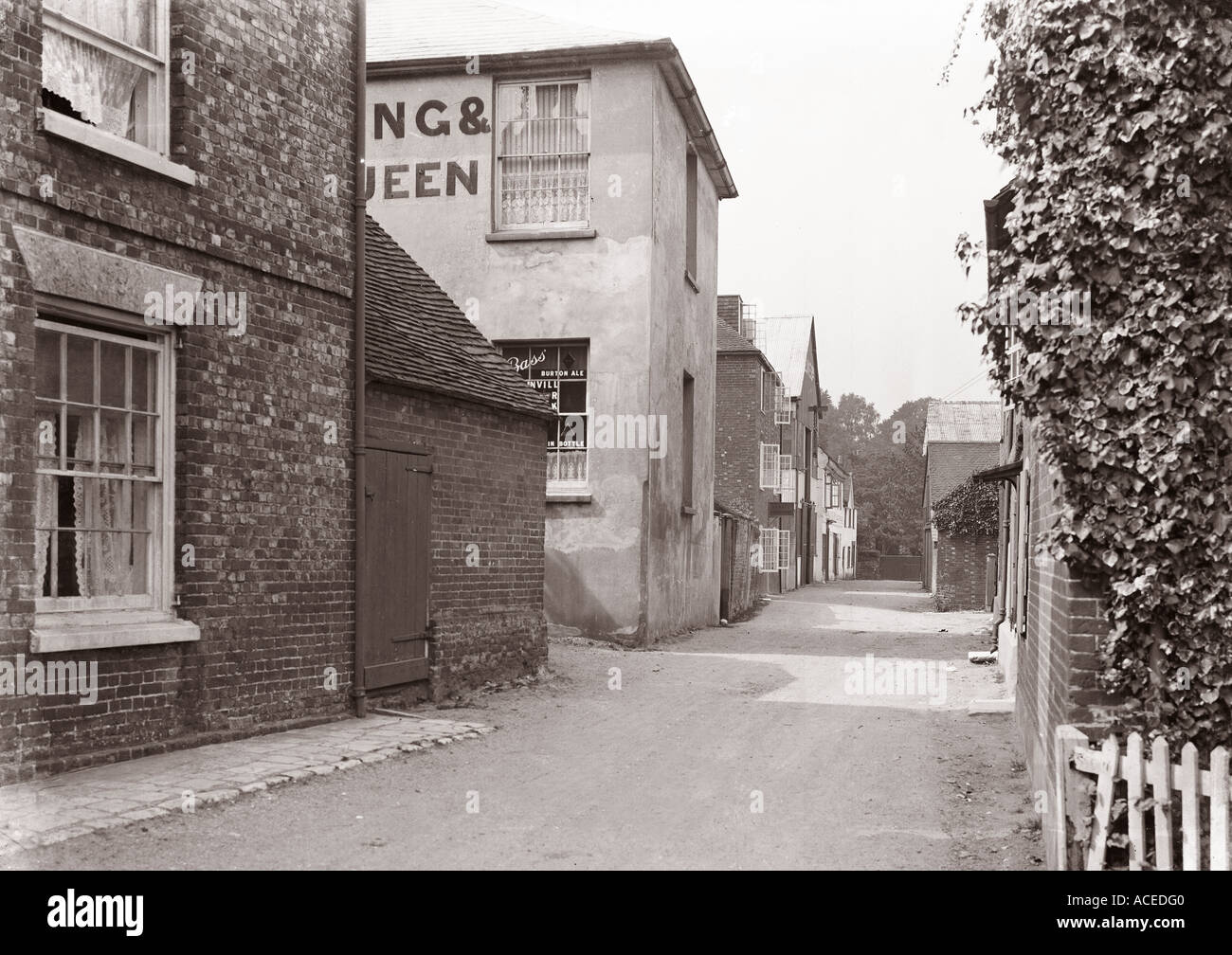 Old bursledon hi-res stock photography and images - Alamy