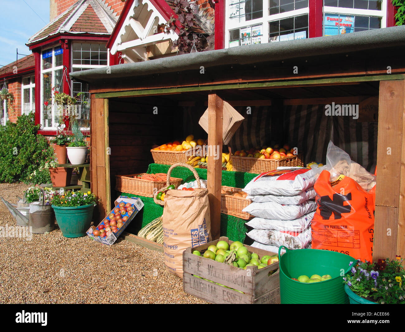 Shop worker village uk hi-res stock photography and images - Alamy
