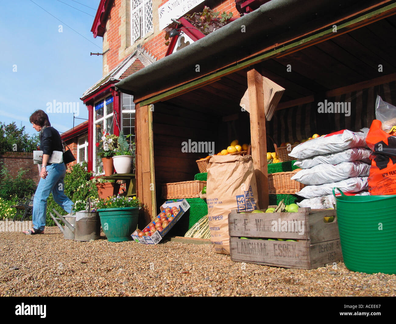 Shop worker village uk hi-res stock photography and images - Alamy