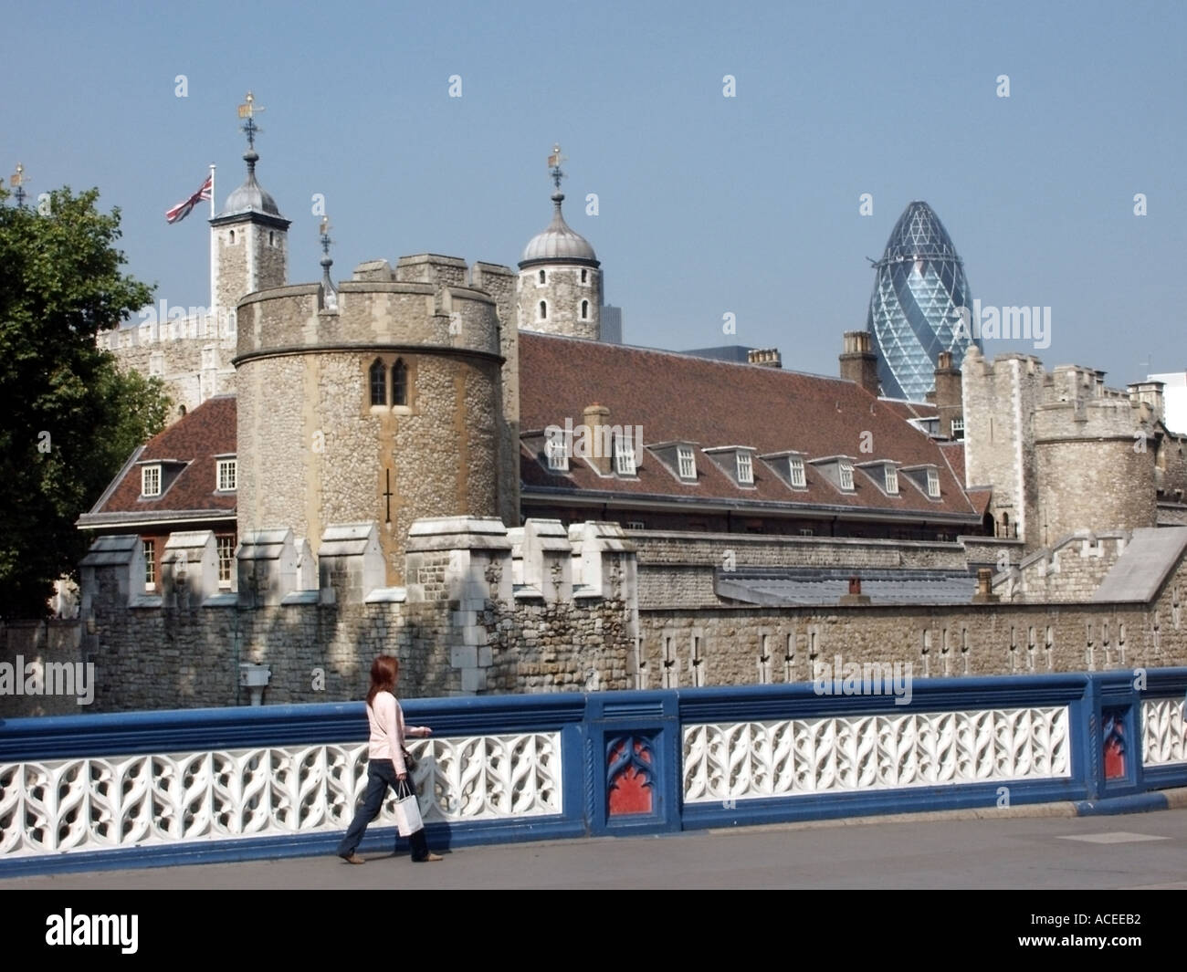 London distinctive balustrade along Tower Bridge Road with the Tower of ...