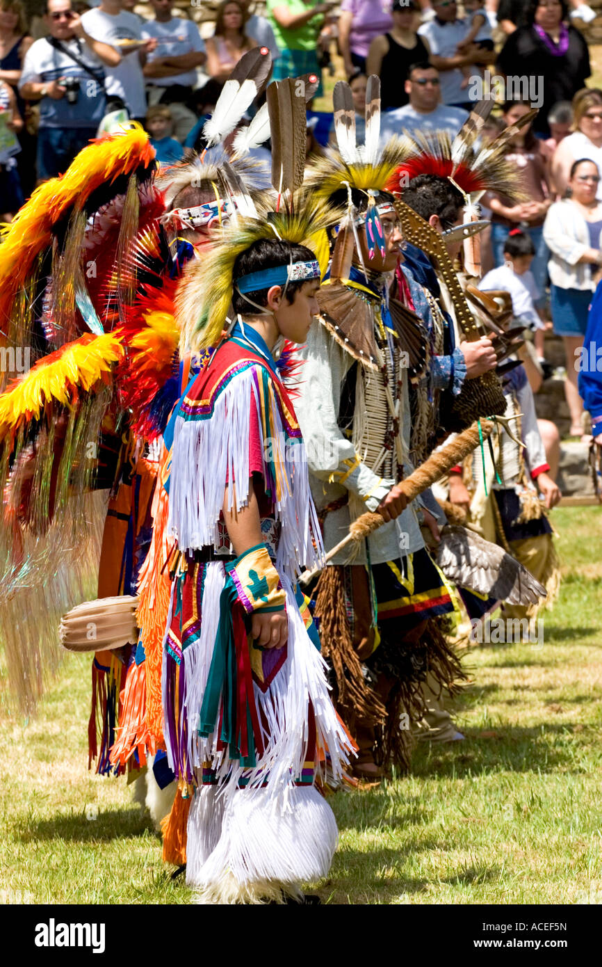 Apache dancers hi-res stock photography and images - Alamy