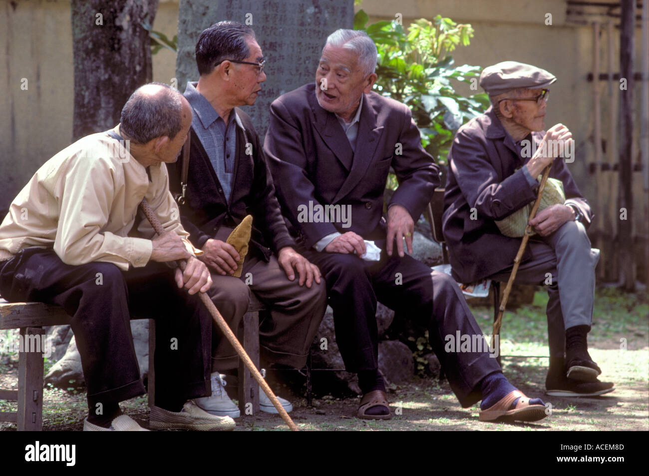 Japanese gentleman hi-res stock photography and images - Alamy