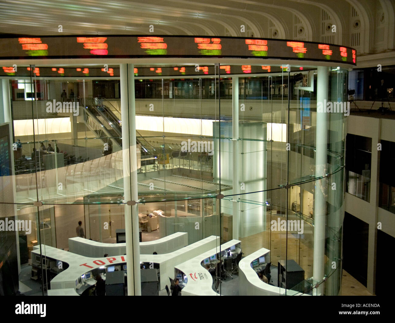 Interior view of the Japanese TOPIX Tokyo Stock Exchange (TSE), the ...