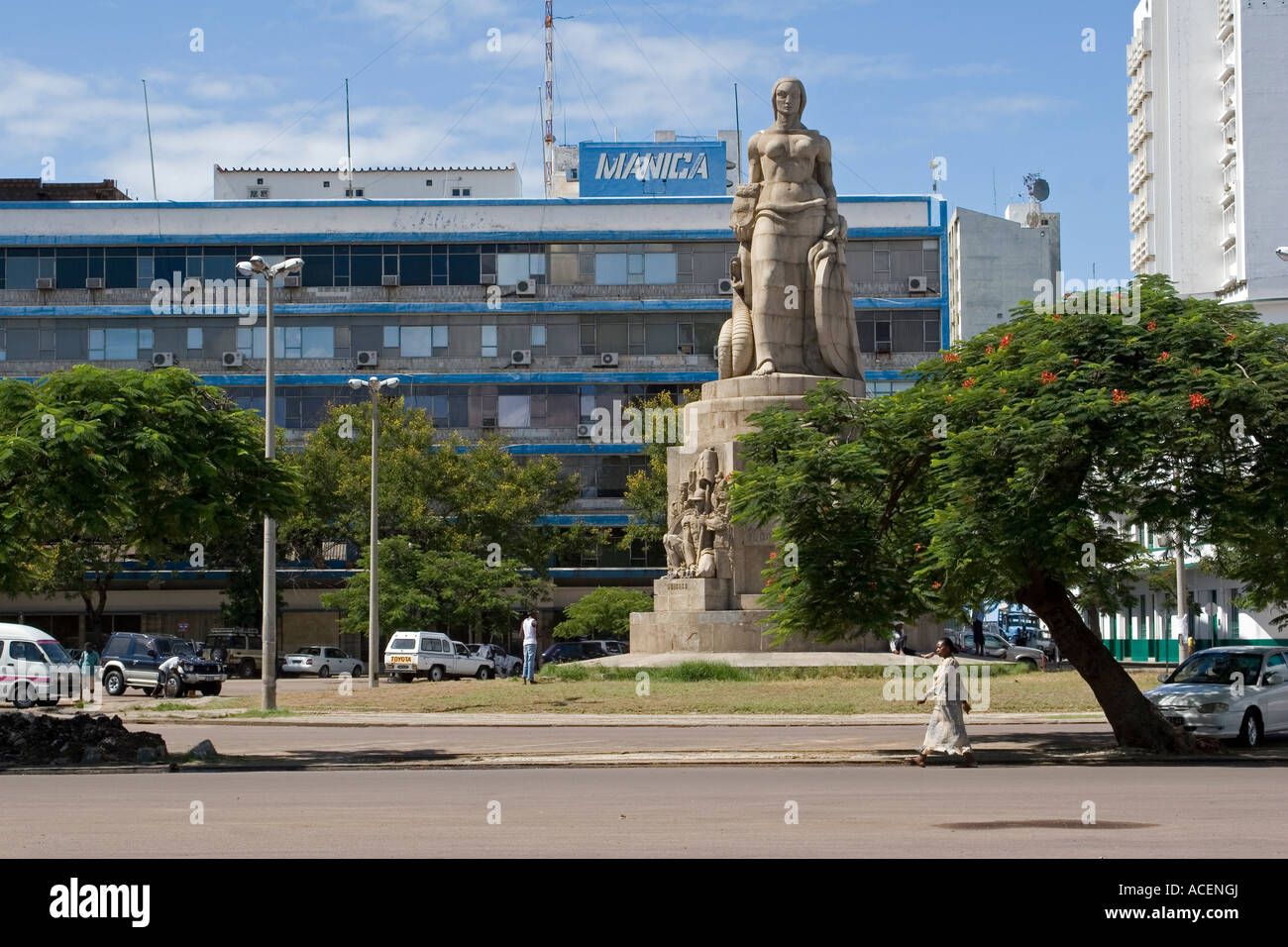 World war one memorial maputo statue hi-res stock photography and ...
