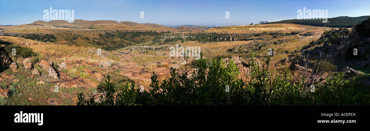 Panorama of dramatic canyon and escarpement scenery west of Pilgrims ...
