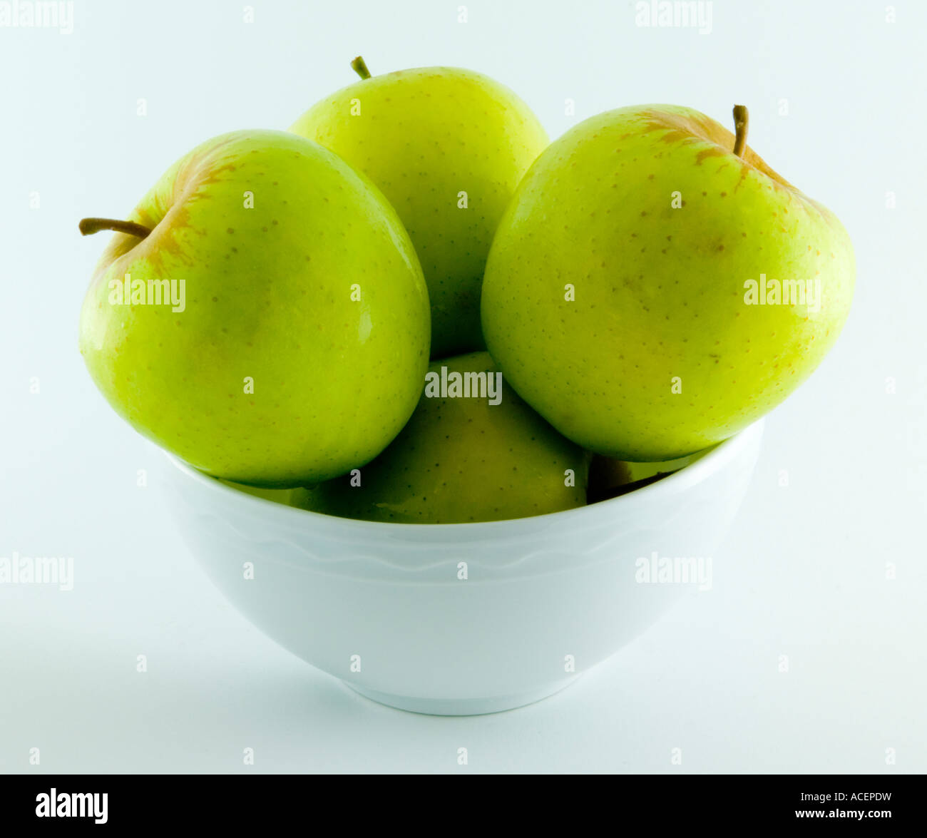 4 apples bowl hi-res stock photography and images - Alamy