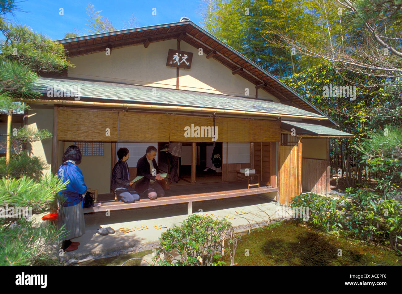 Japanese building veranda hi-res stock photography and images - Alamy
