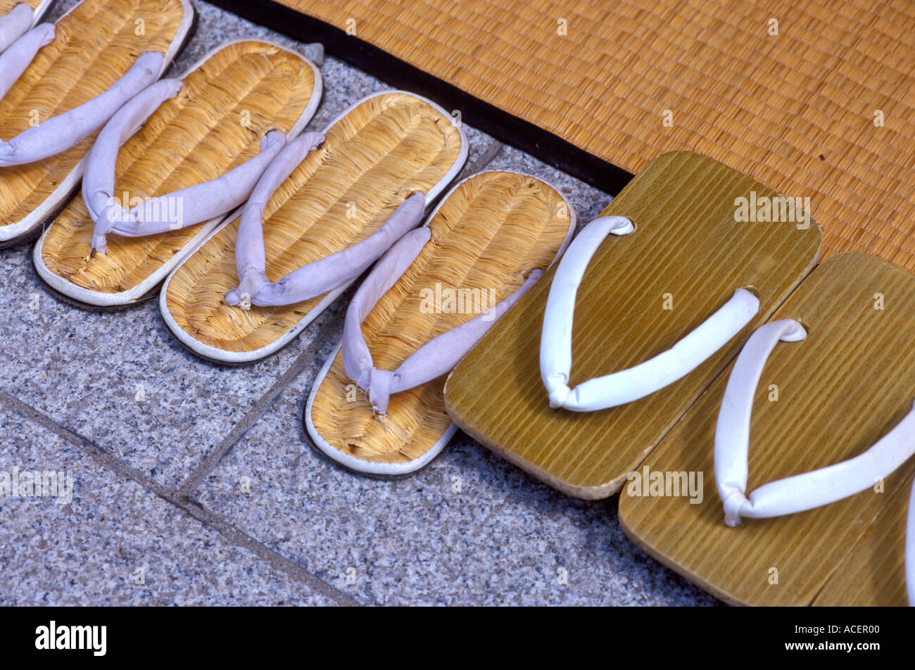 Japanese traditional women's straw woven waraji sandals and men's ...