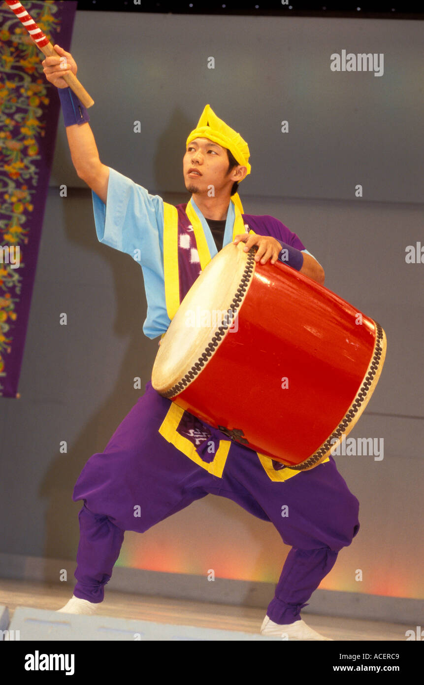 Okinawa eisa dance hi-res stock photography and images - Alamy