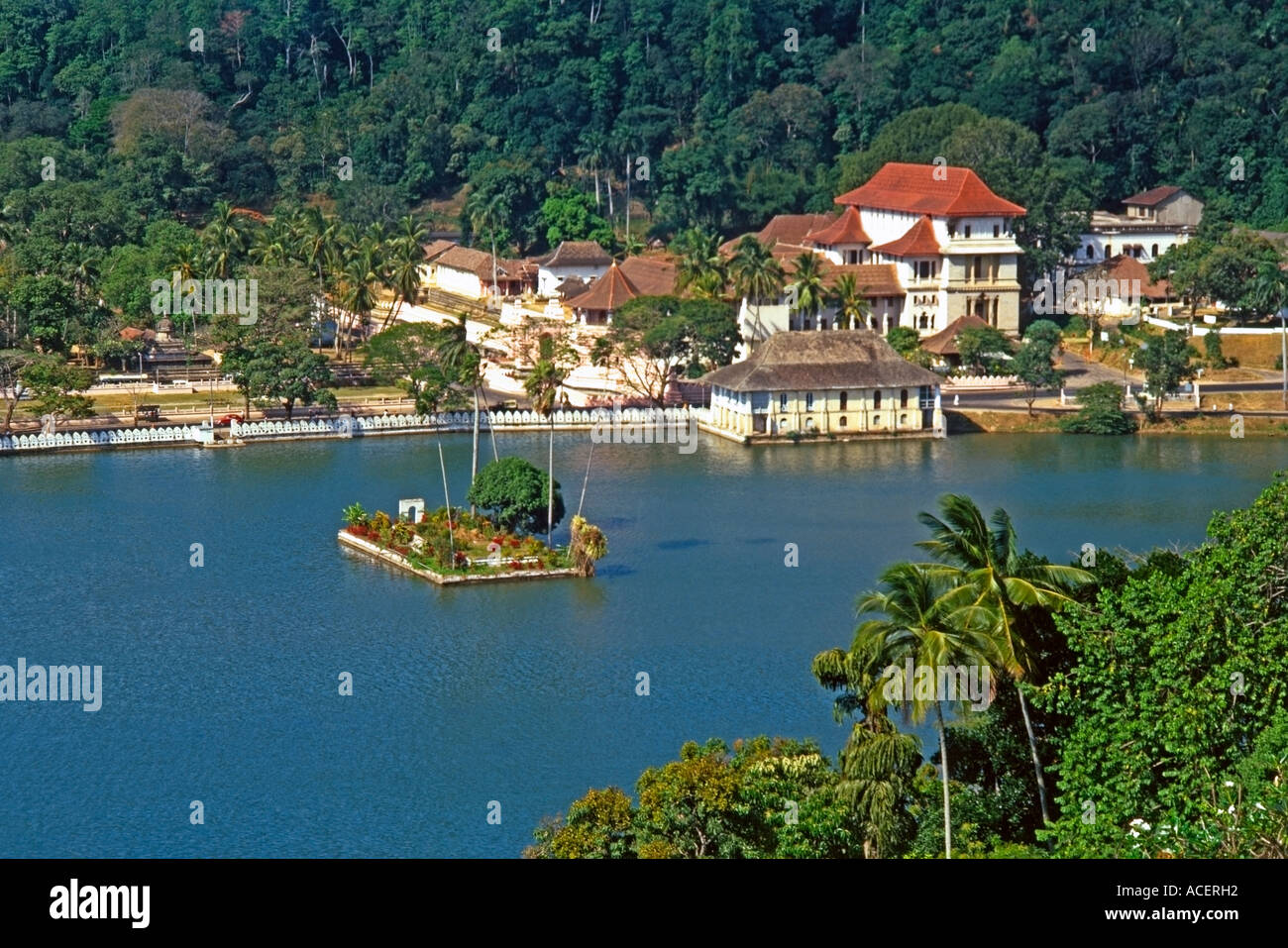 Temple of the Sacred Tooth Relic (Sri Dalada Maligawa), Kandy ...