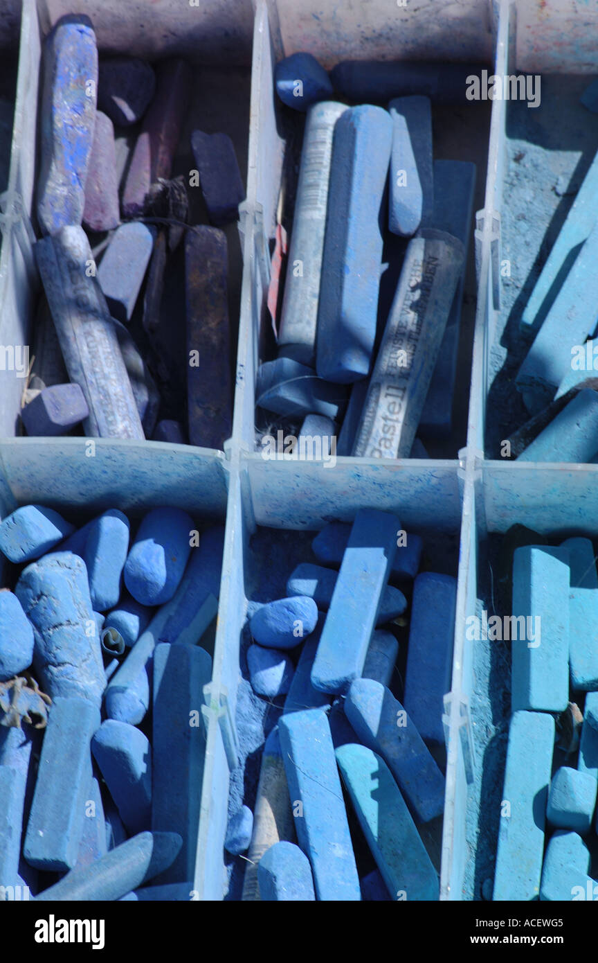 Blue chalk hi-res stock photography and images - Alamy