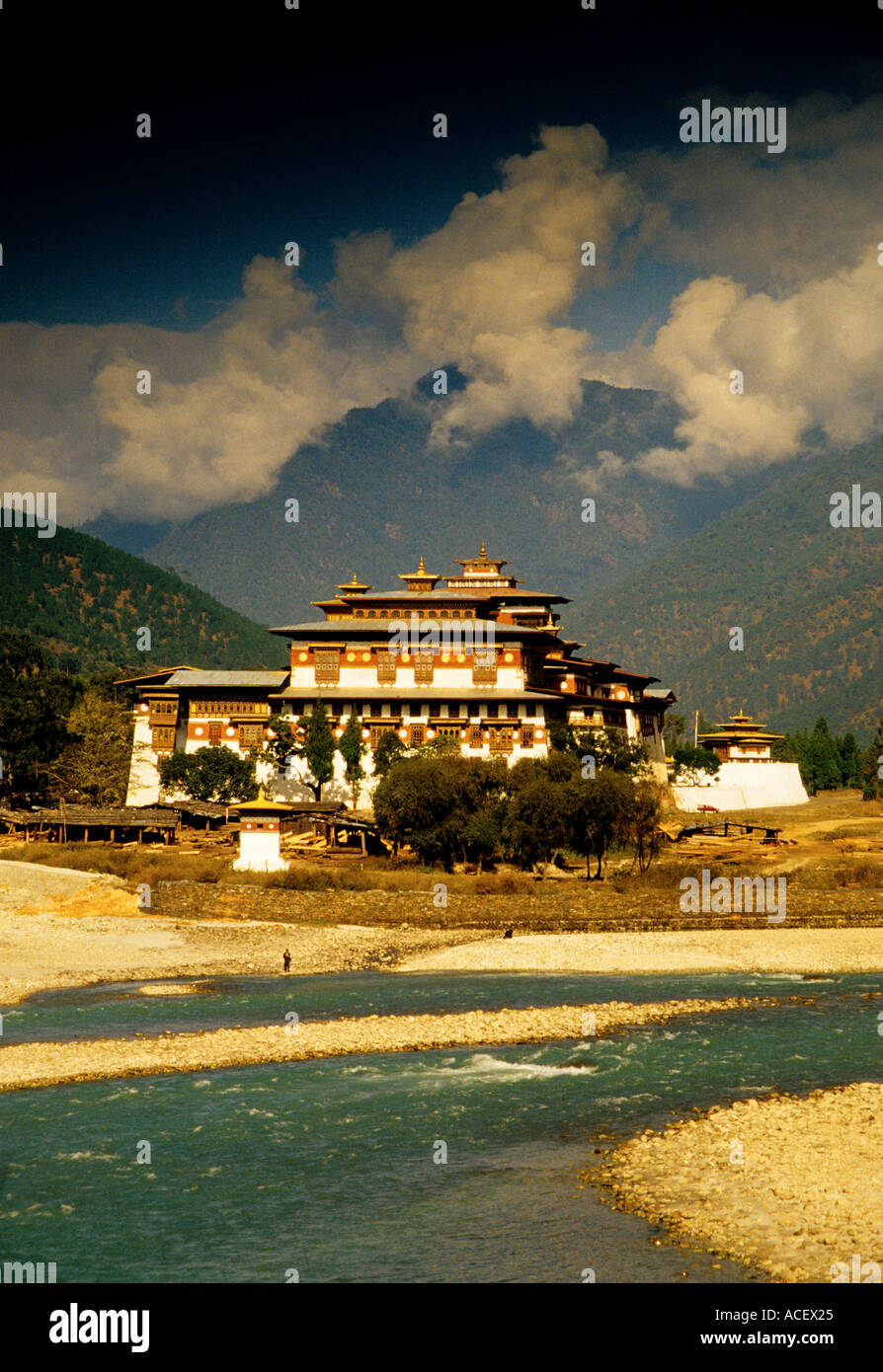 Punakha Bhutan Punakha monastery Stock Photo - Alamy