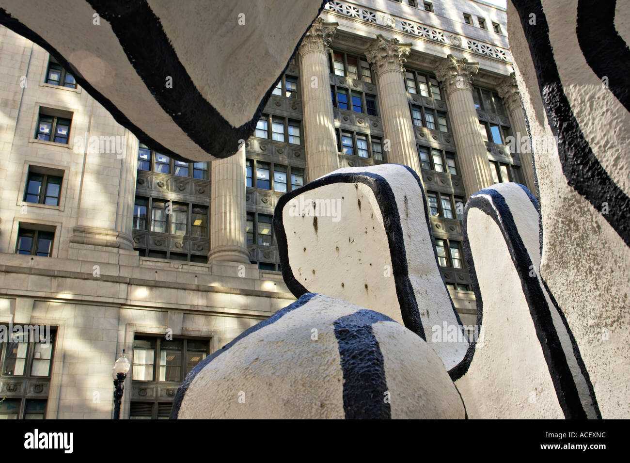 Usa illinois chicago standing beast hi-res stock photography and images ...