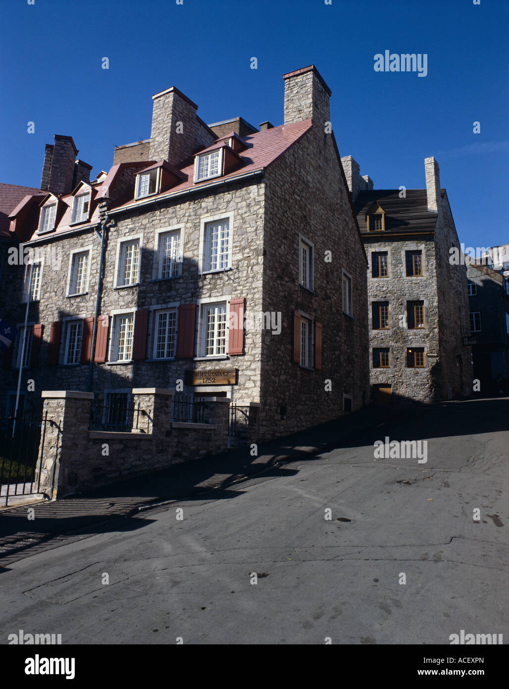 Stone buildings England Stock Photo - Alamy