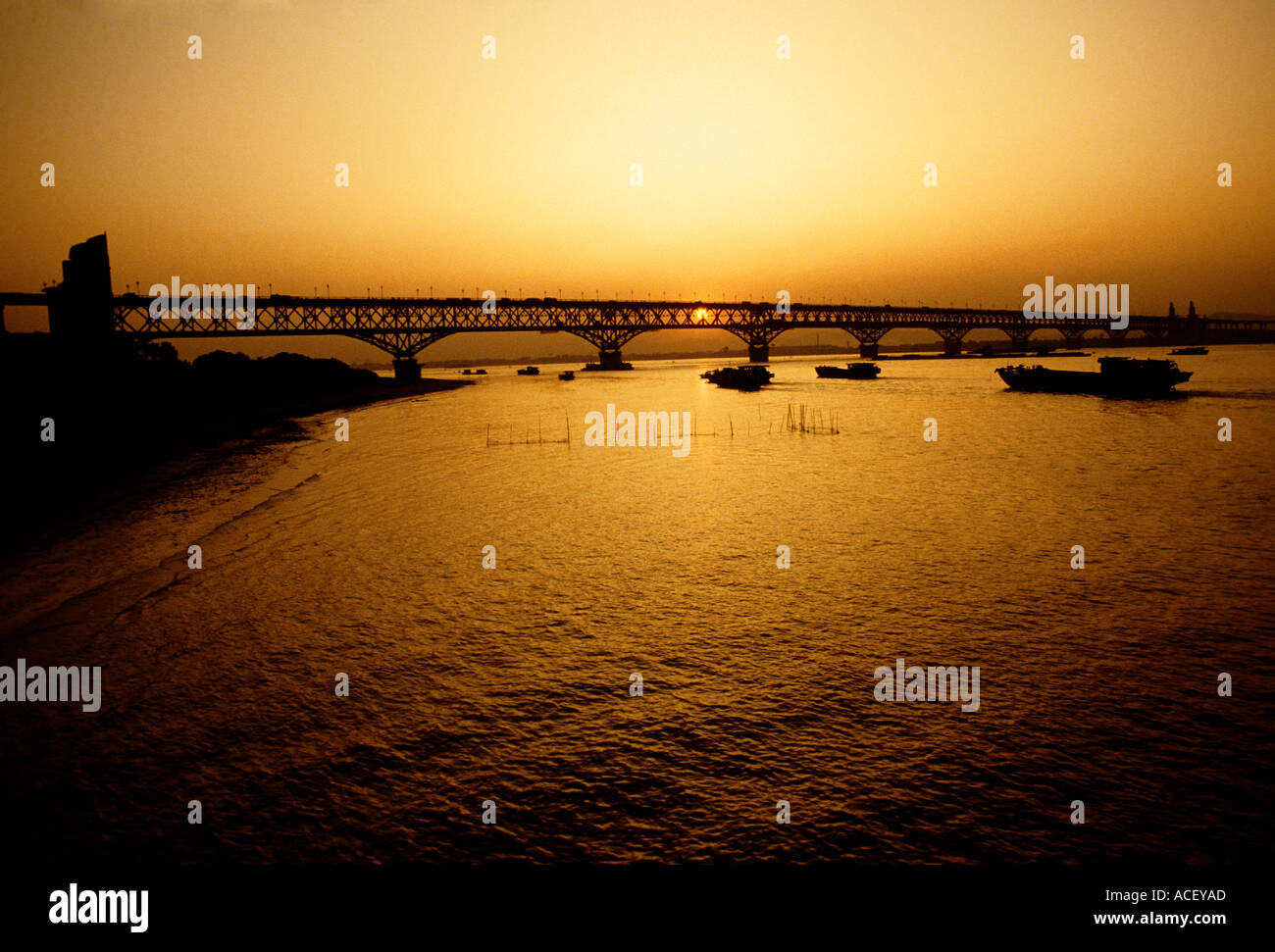 Nanjing Jiangsu China Yangtze River Bridge at sunset Stock Photo - Alamy