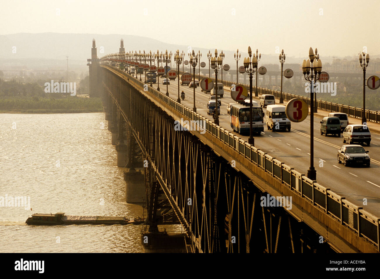 Nanjing yangzi river bridge hi-res stock photography and images - Alamy