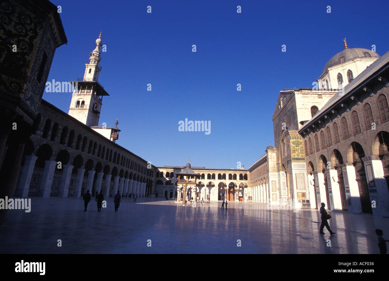 Inner courtyard of the Umayyad Mosque, Damascus, Syria Stock Photo - Alamy