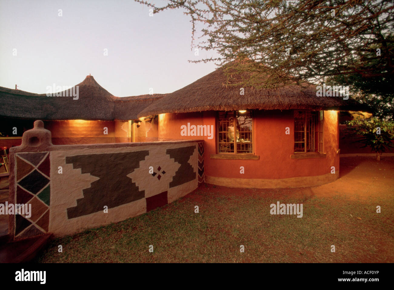 Traditional african mud house grass hi-res stock photography and images ...