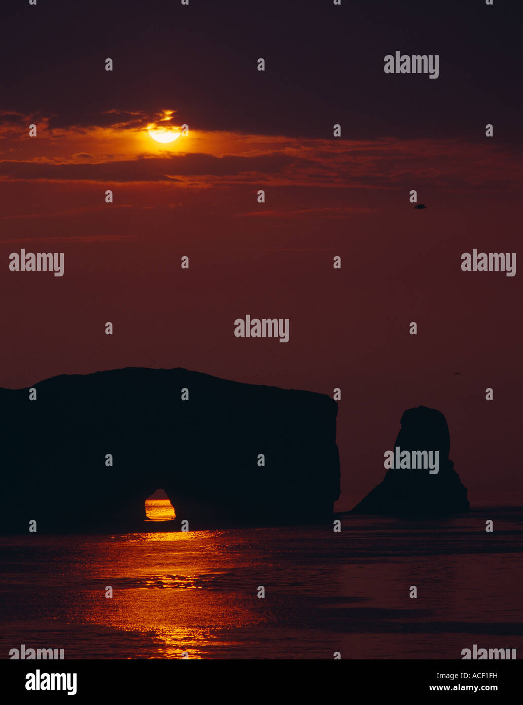 Perce rock gaspe quebec sunset hi-res stock photography and images - Alamy