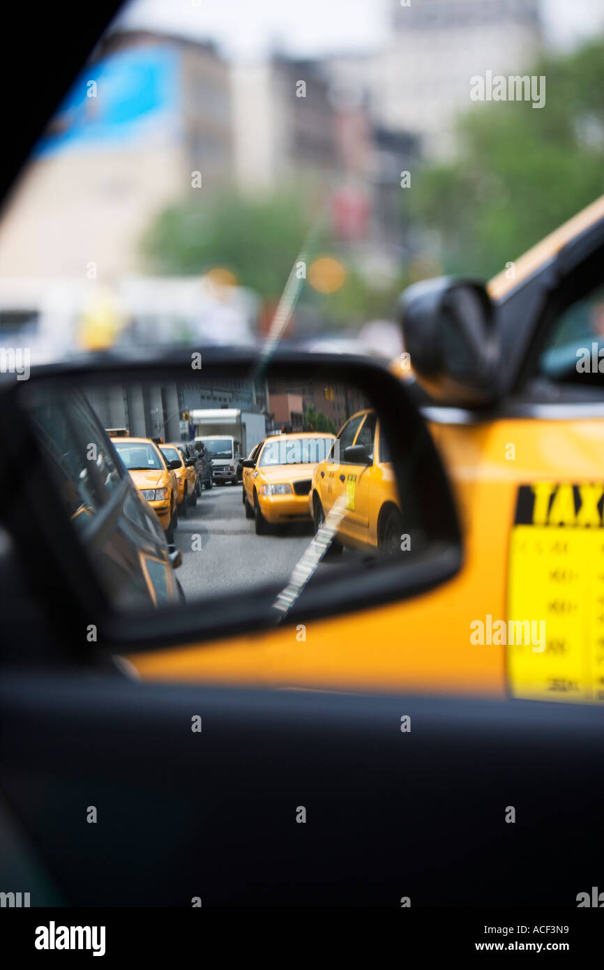 Many taxis in a row hi-res stock photography and images - Alamy