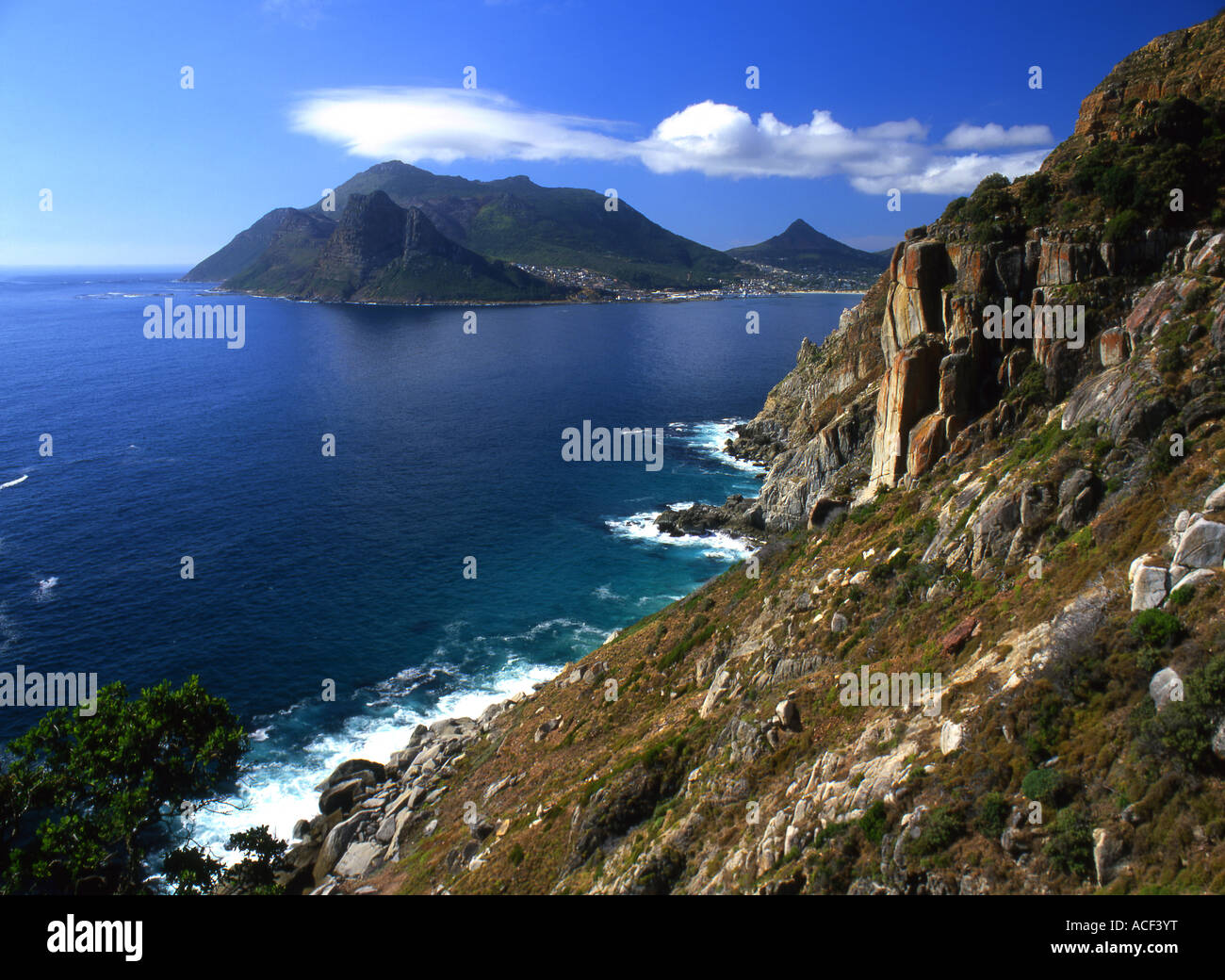 Hout Bay viewed from Chapmans Peak Drive Hout Bay, Western Cape ...