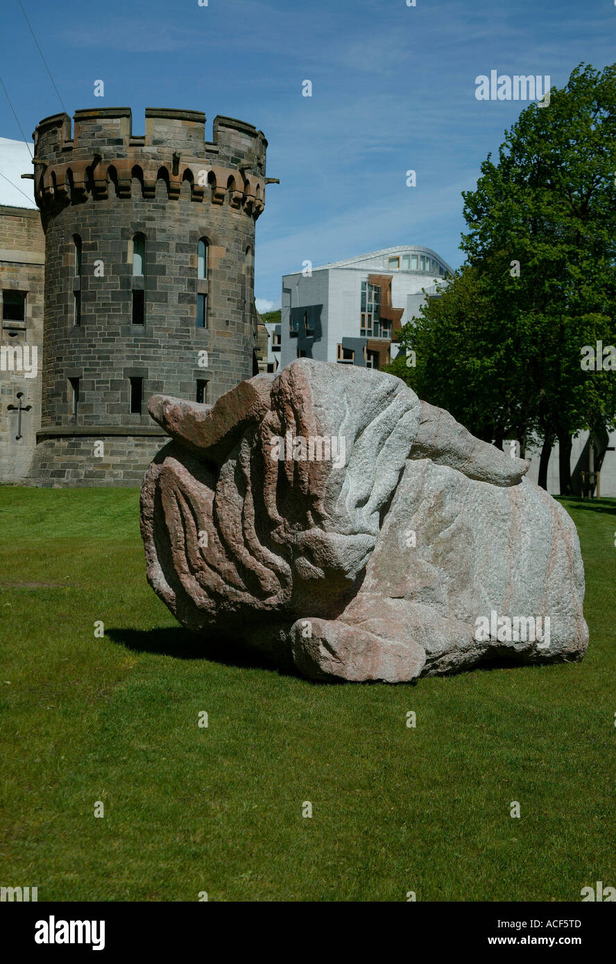 Granite Sculpture of a Highland Cow by Ronald Rae, exhibition Holyrood ...