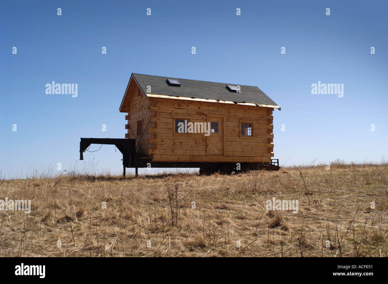 A finished log house hi-res stock photography and images - Alamy