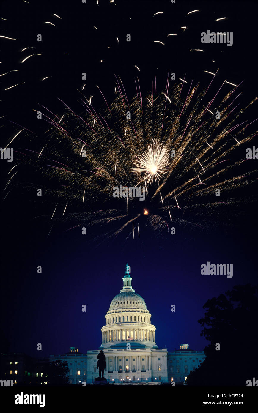 Us capitol dome fireworks hi-res stock photography and images - Alamy