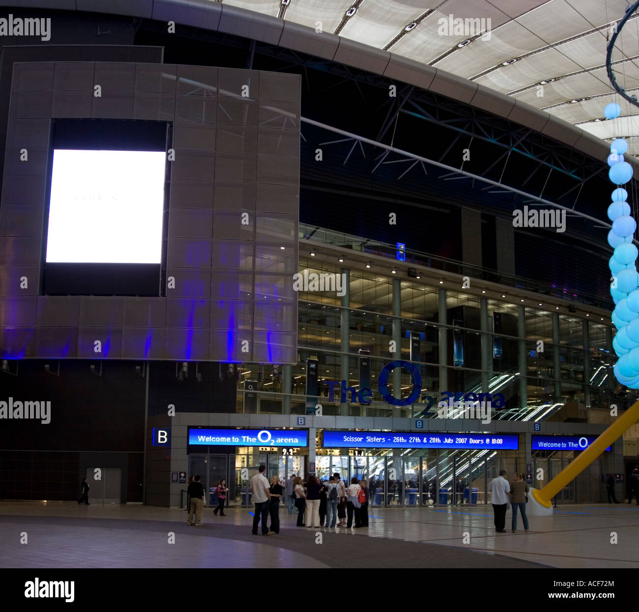 Inside o2 arena hi-res stock photography and images - Alamy