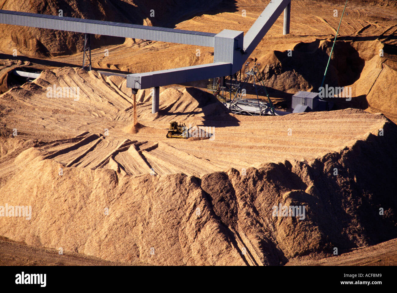Wood Chip Pile Stock Photos & Wood Chip Pile Stock Images - Alamy
