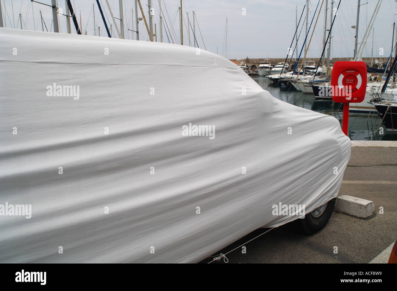 Car under cover hi-res stock photography and images - Alamy