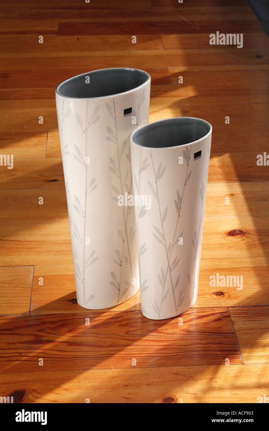 Modern pottery vases hi-res stock photography and images - Alamy