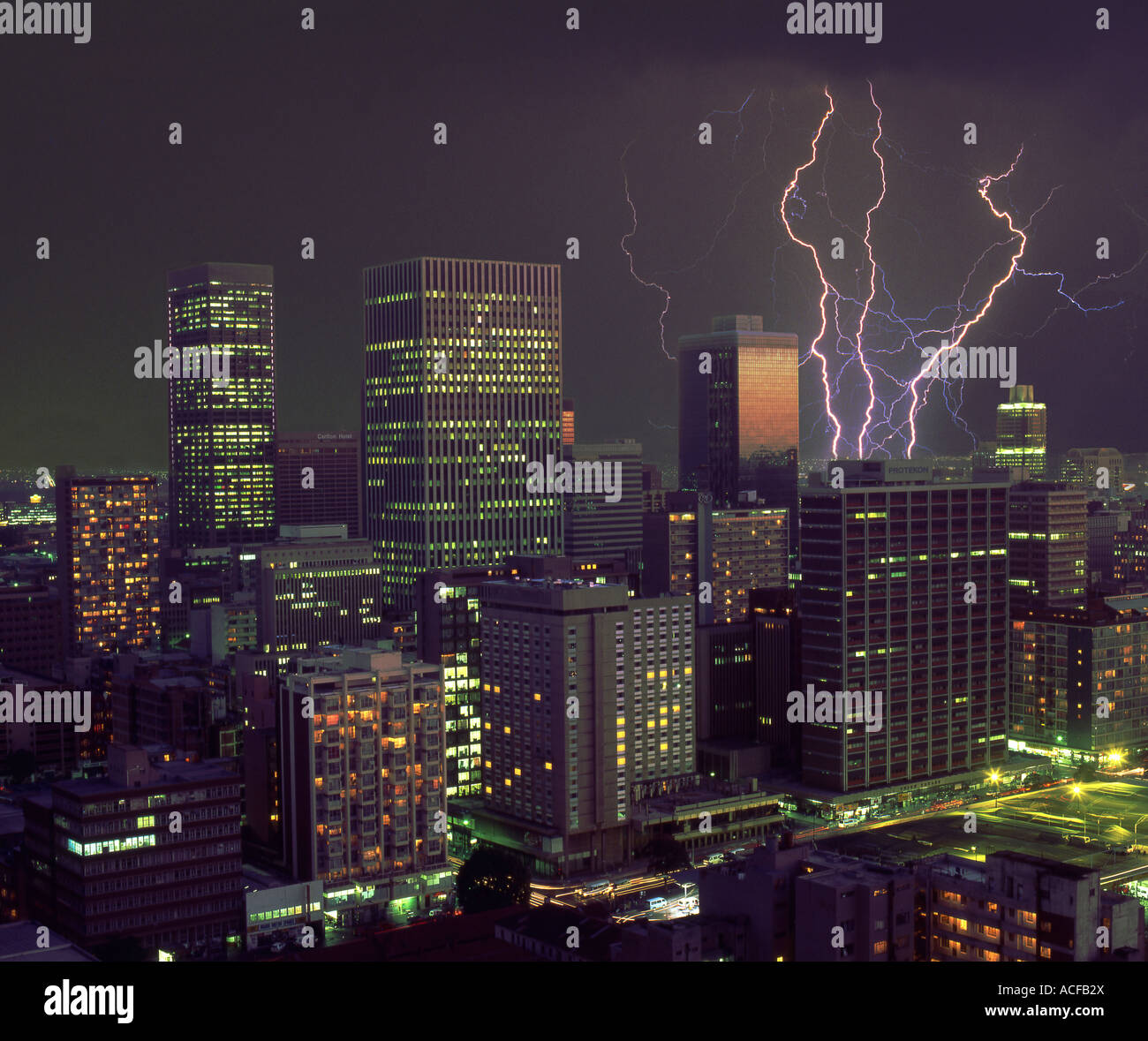 Lightning over buildings hi-res stock photography and images - Alamy