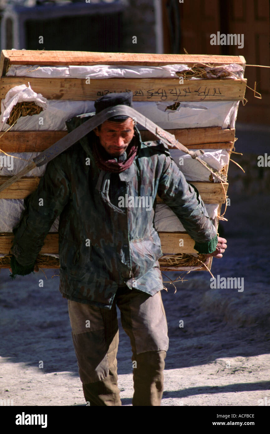 Himalaya mountains villagers Stock Photo - Alamy
