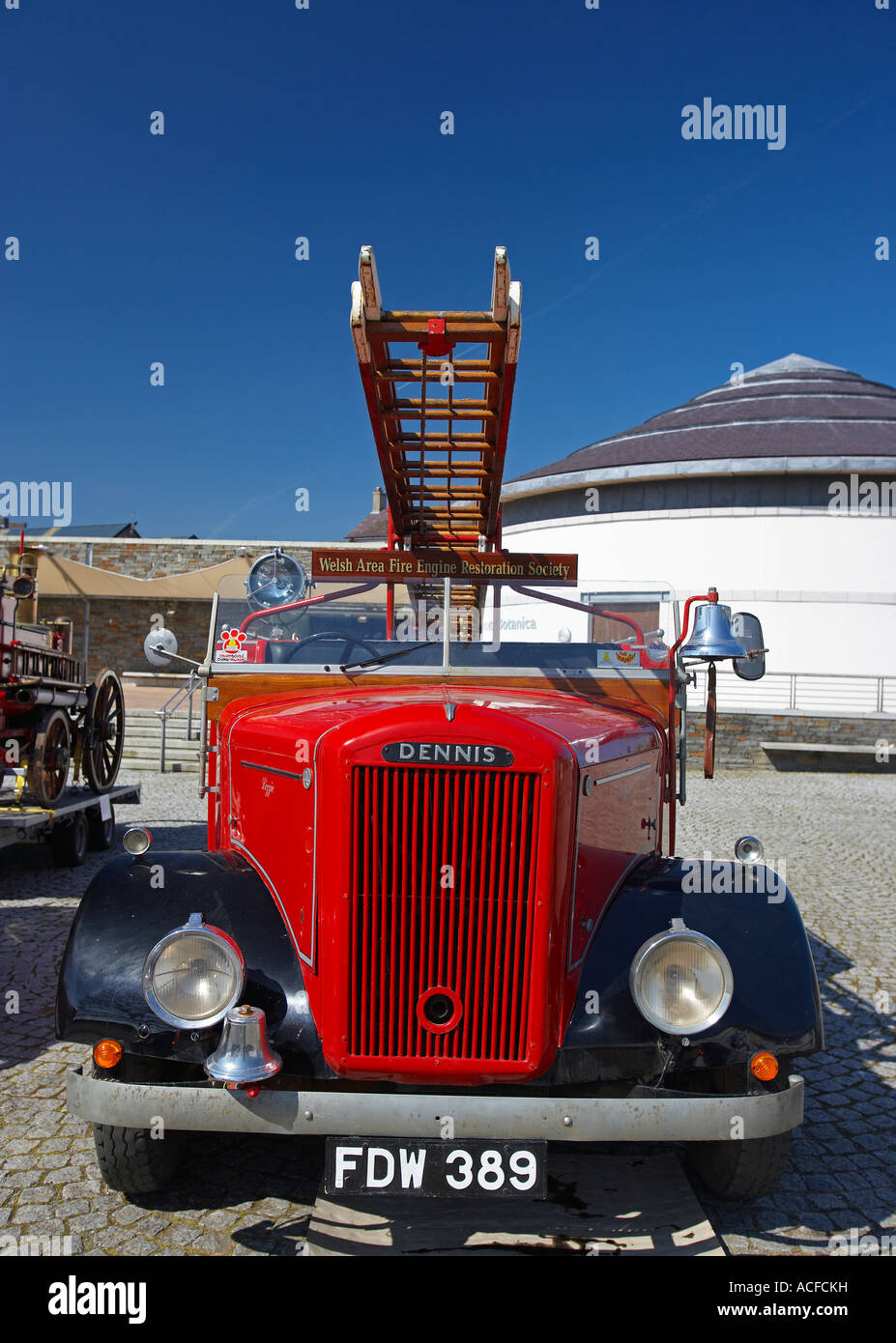 Fire Engine from the Welsh Area Fire Restoration Society displayed at ...