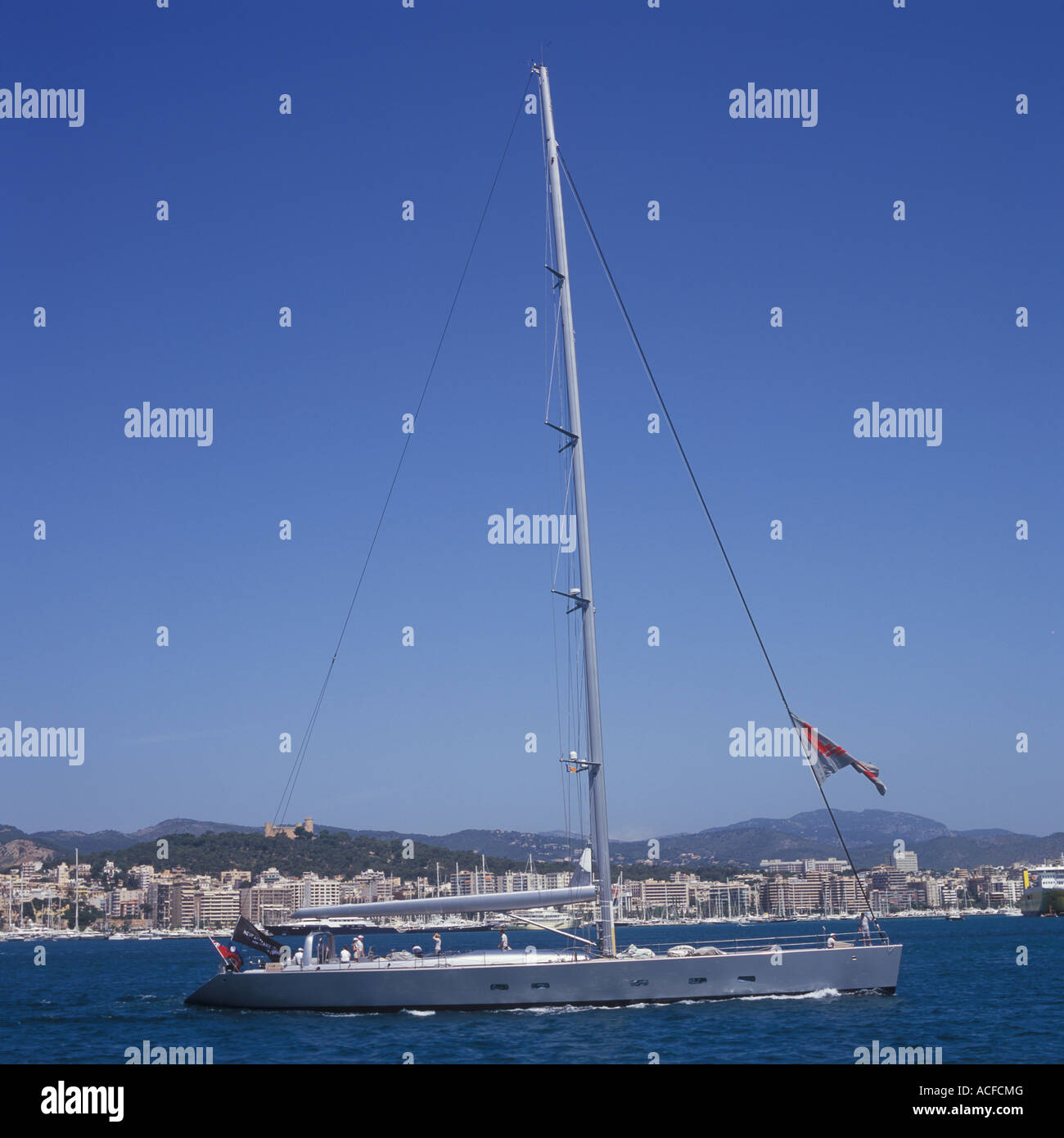 Superyacht racing hi-res stock photography and images - Alamy