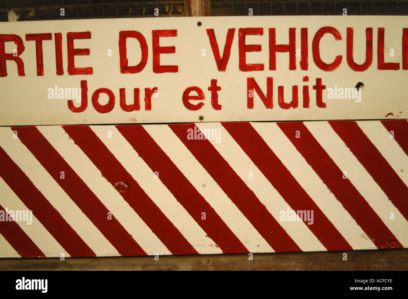Vehicle exit sign in France - Sortie de Vehicules Jour et Nuit ...